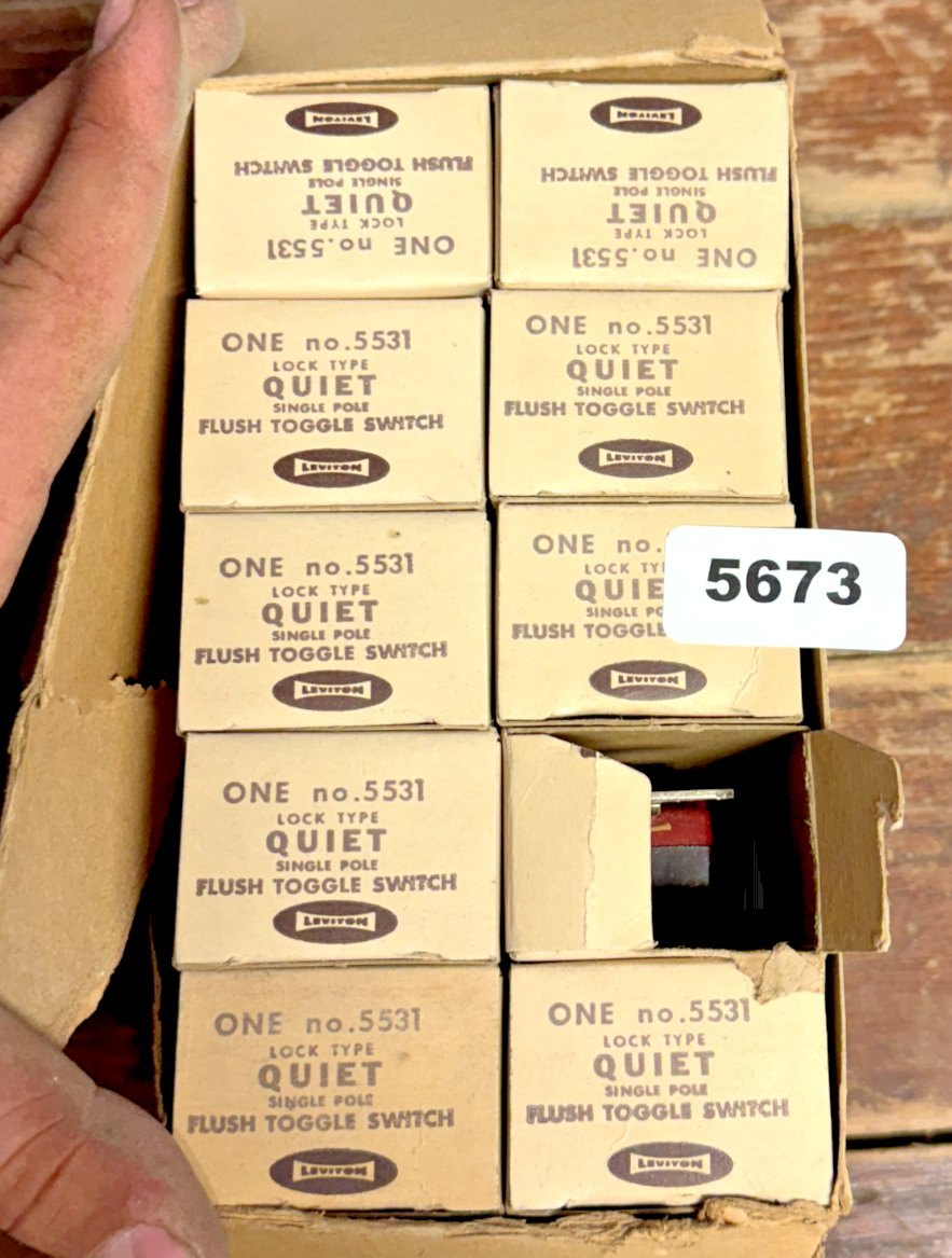 Leviton 5531 Flush Toggle Switch Single Pole, Pack of 10 ...